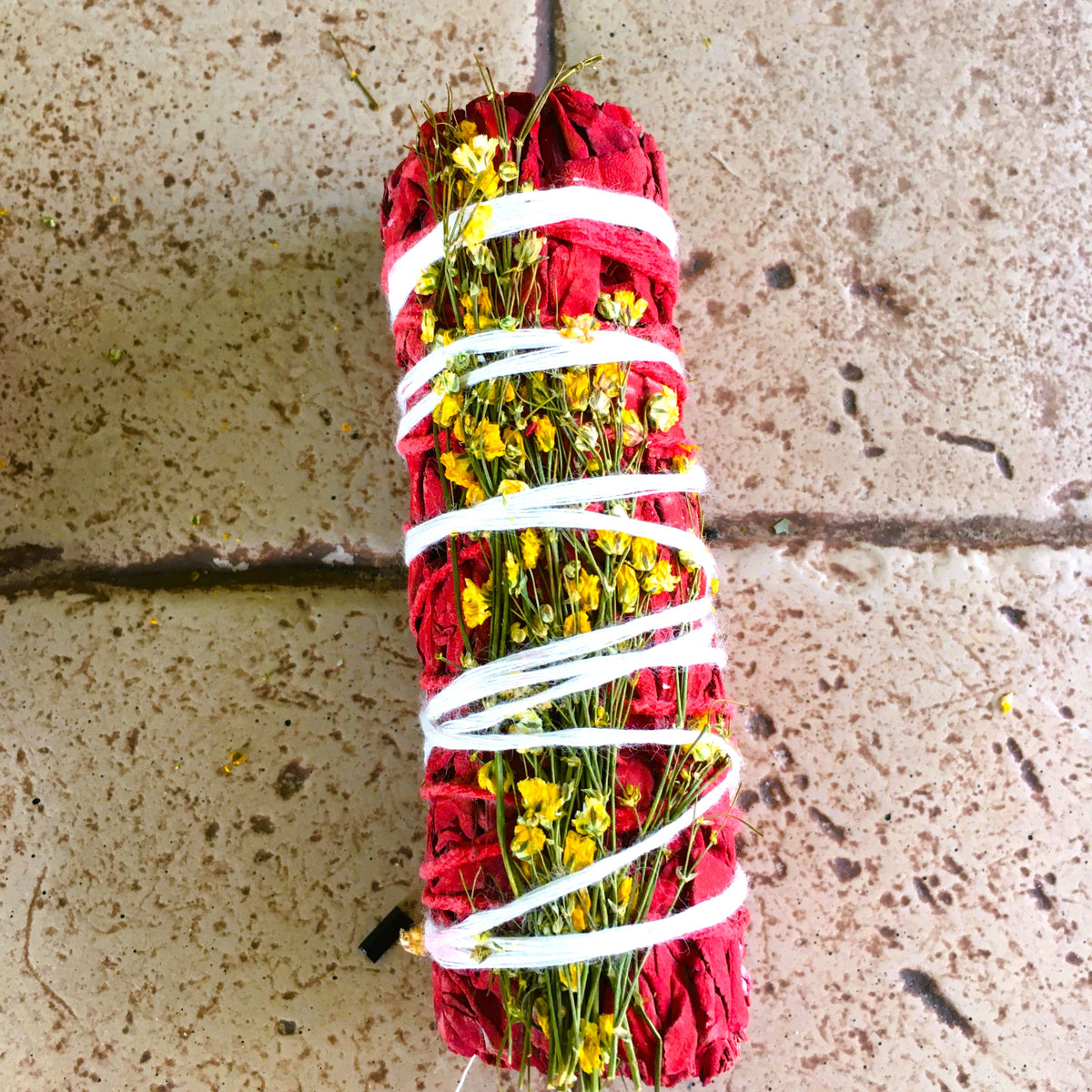 Dragon's Blood White Sage with Baby's Breath Flowers Smudge Stick Bund ...